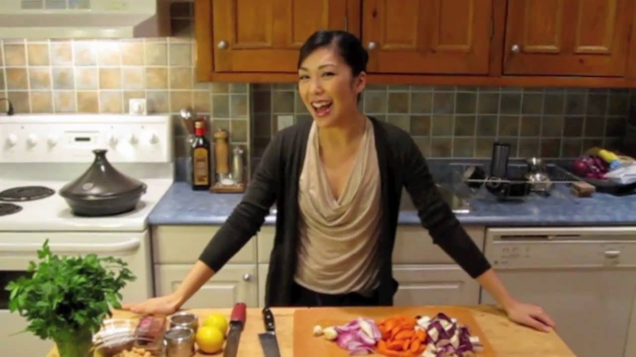 Rockin' Morrocan Tagine I Debbie Wong's Wok and Gong - YouTube