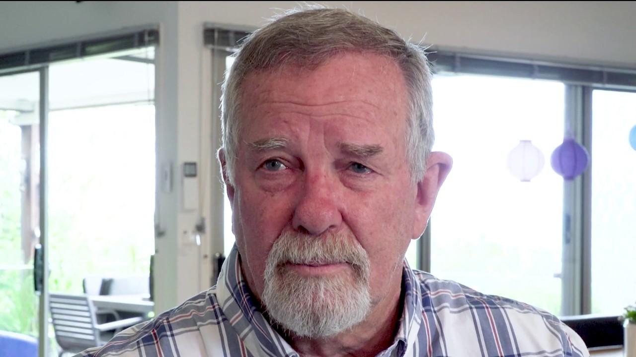 Saving money with a battery: Bob's solar battery story - YouTube
