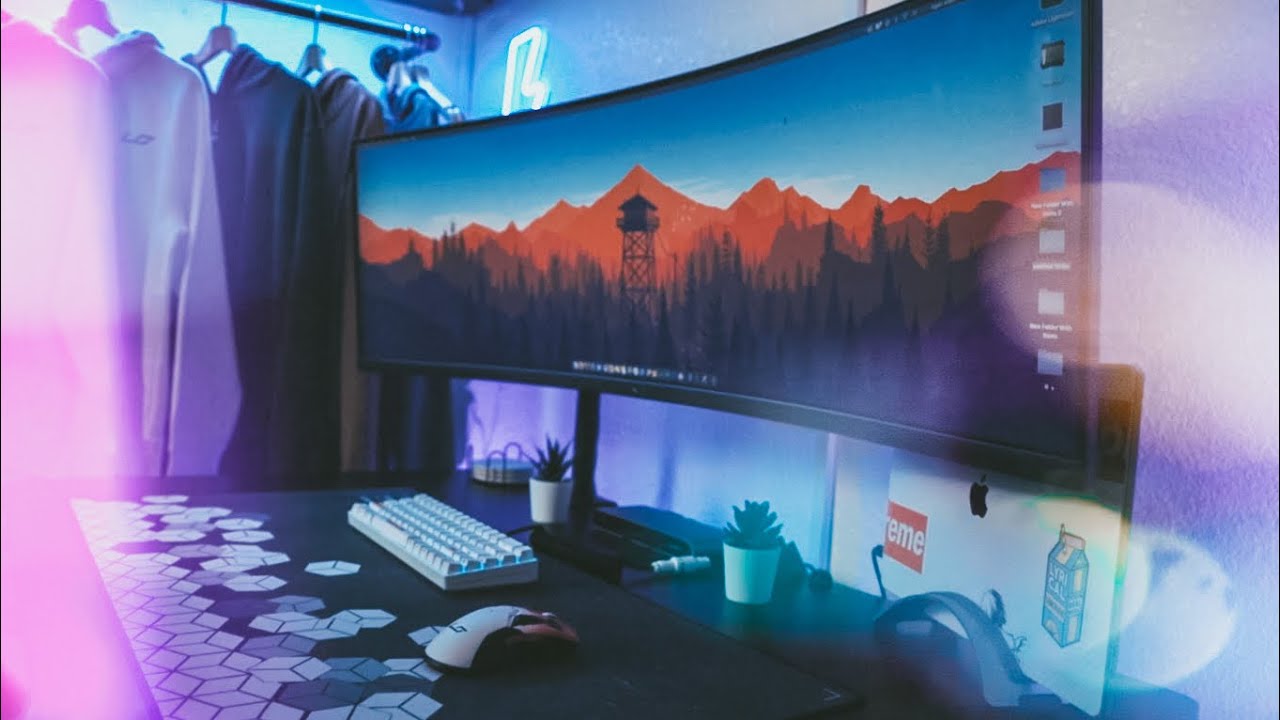 The Overkill Teenager's School Setup.. - YouTube