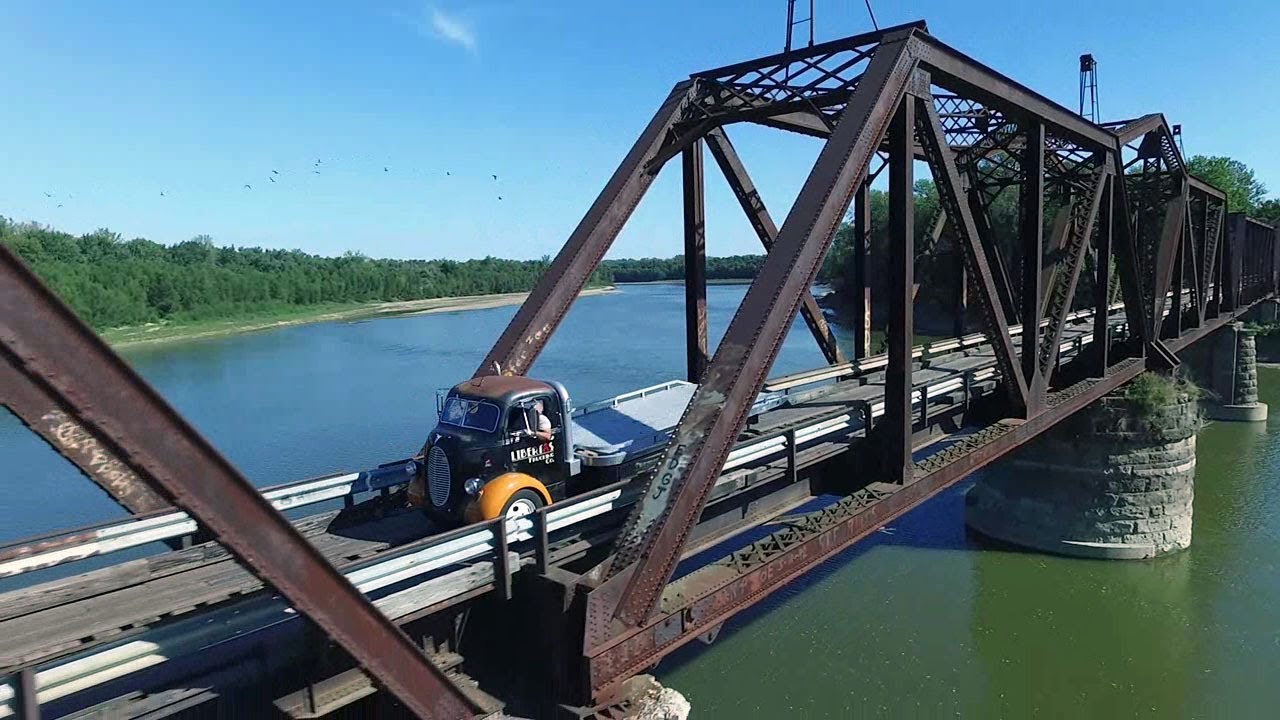 Wabash Cannonball Bridge - St. Francisville, Illinois - Drone Video ...