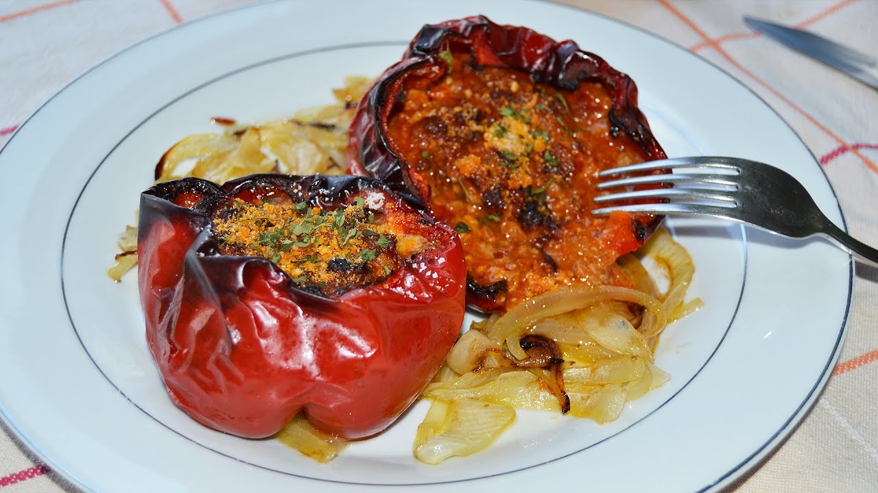 Ground Beef Stuffed Peppers - Easy Stuffed Red Bell Peppers with Ground ...