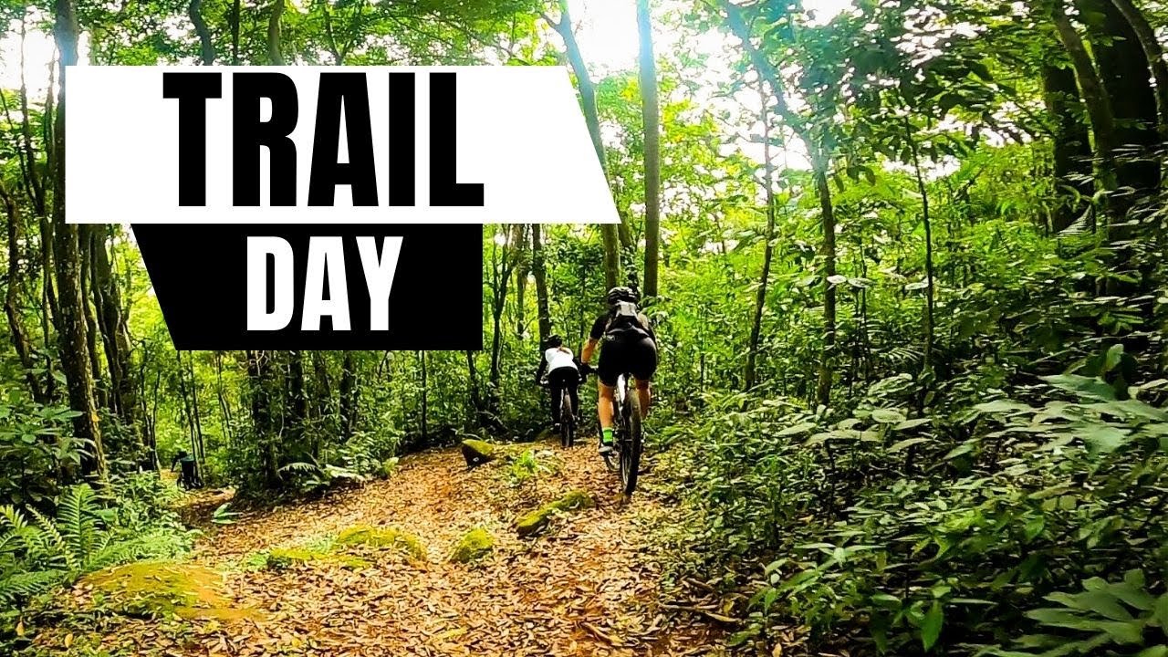 😎 Trail Day - BIKE D2 - YouTube
