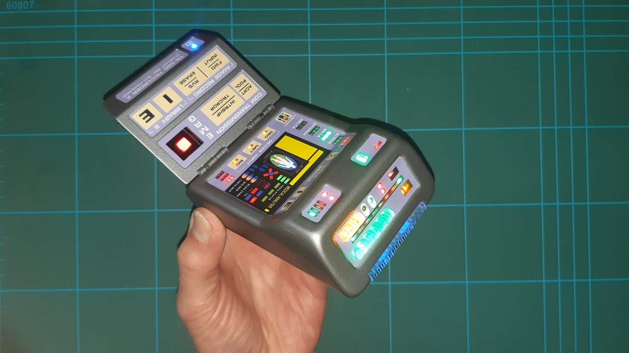 Two Similar Medical Tricorders from Star Trek First Contact DS9 ...