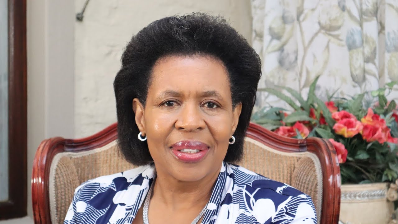 Adv. Emily Zim - Do Not Grow Dull - YouTube