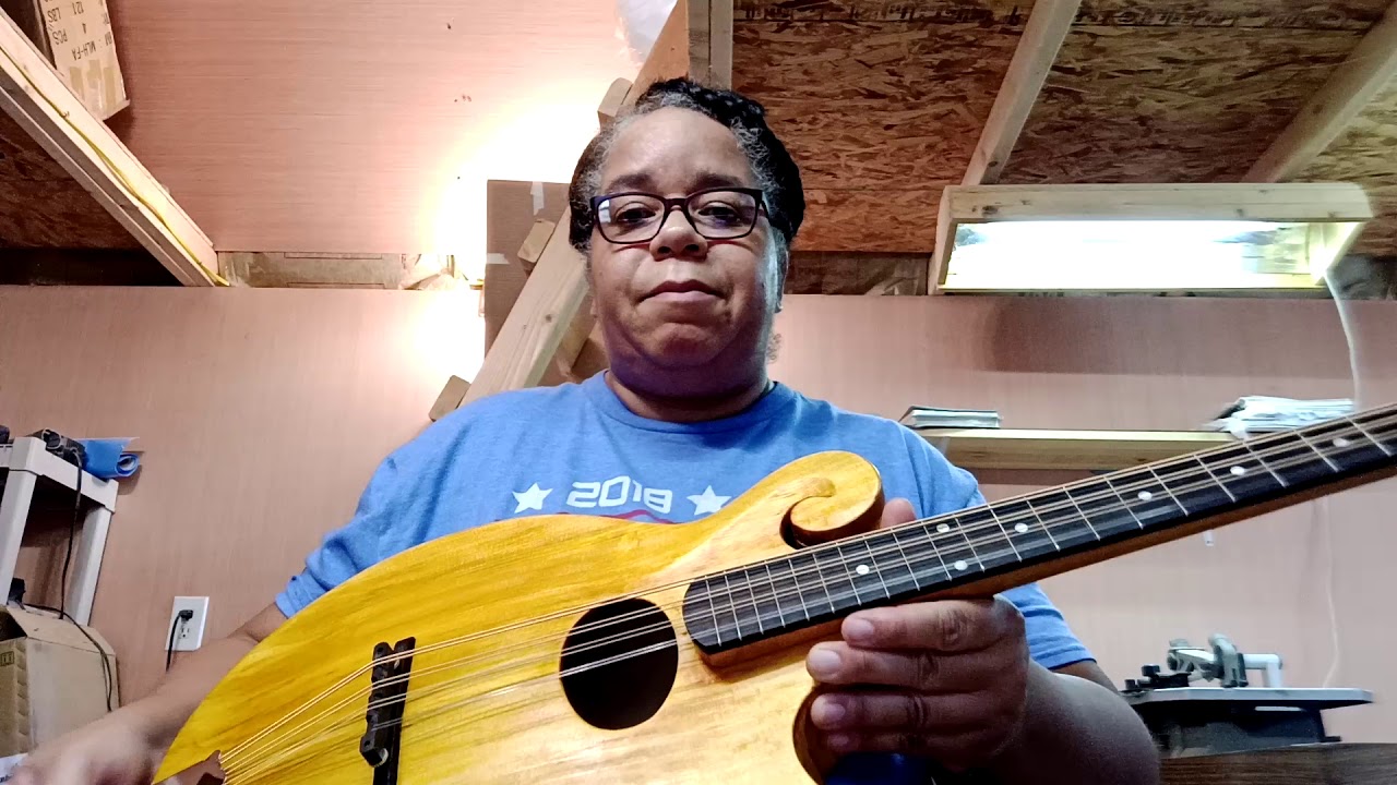 Mia F-OT7E F Style Octave Mandolin - YouTube