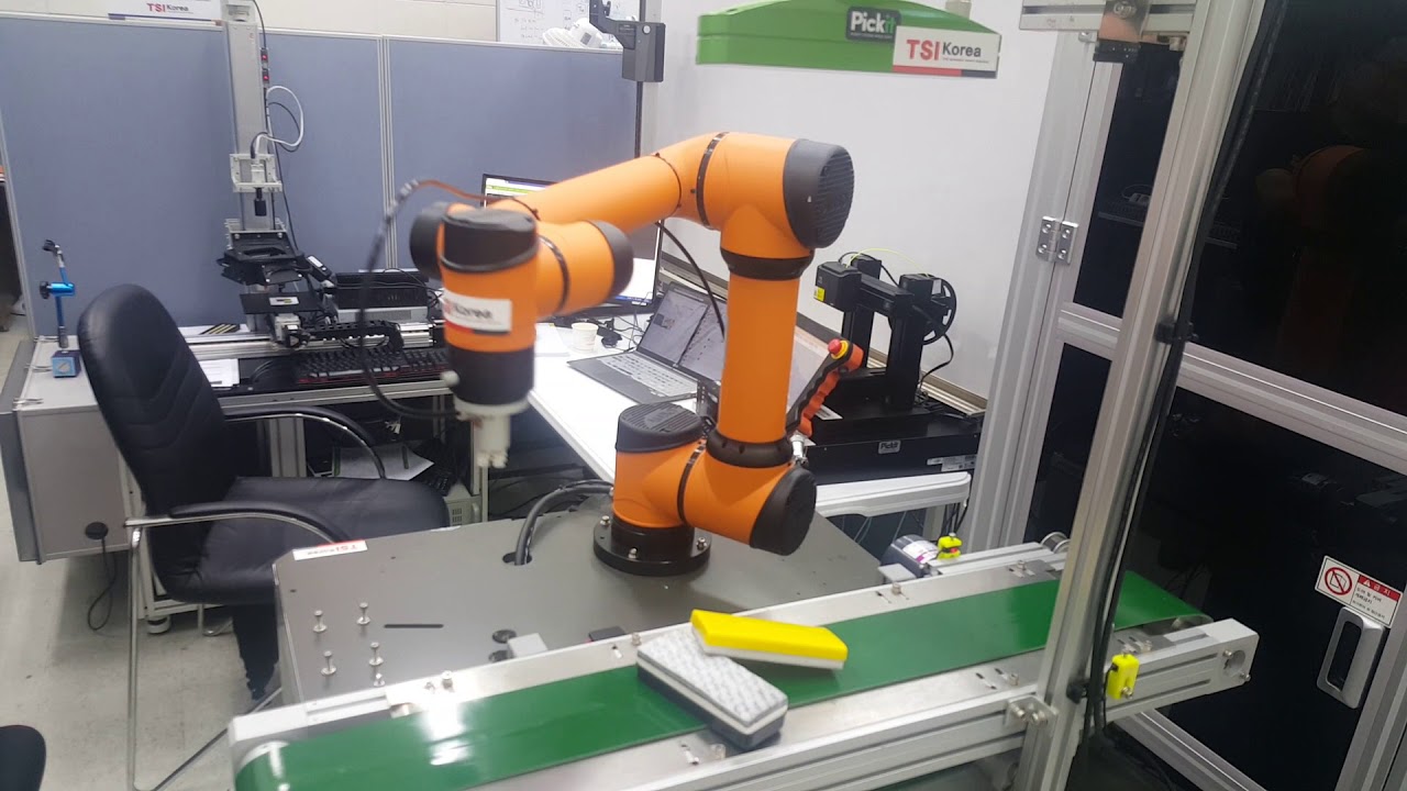 Pickit 3D Robot Vision With AUBO Robot TSI Korea - YouTube