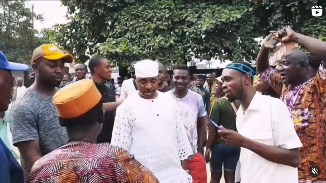 MOMENT MC OLUOMO CASTS HIS VOTES DURING PRESIDENTIAL AND NATIONAL ...