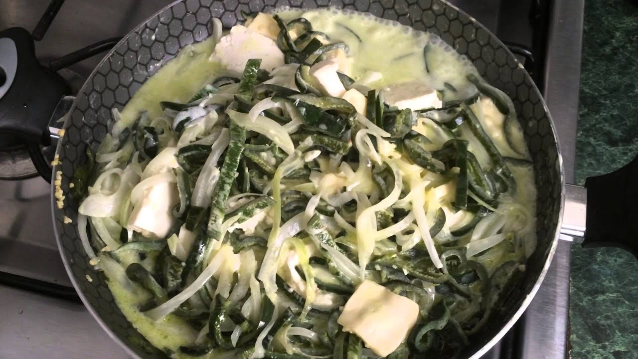 Rajitas con crema; Rajas de chile poblano con crema - YouTube