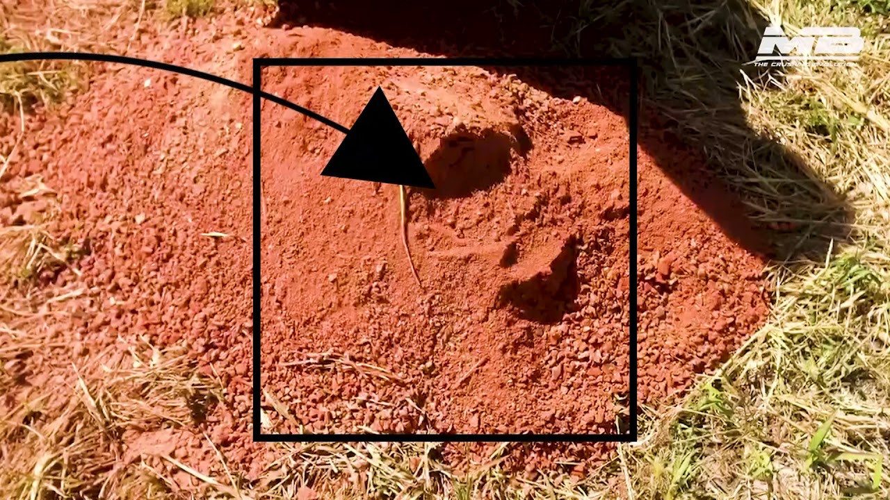 MB Crusher benna frantoio MB C50 in azione in Giappone - YouTube