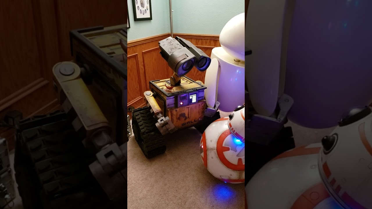 Wall-e, BB-8 and Eve at R2LA 2019 - YouTube