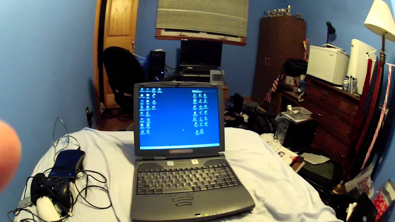 Toshiba Satellite from 1999 - YouTube