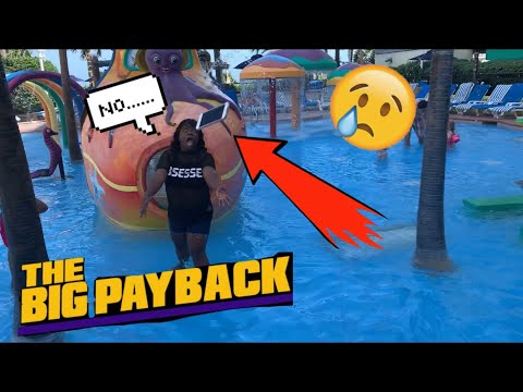 THROWS MOMS PHONE IN THE POOL!😱 Does she catch it ? - YouTube