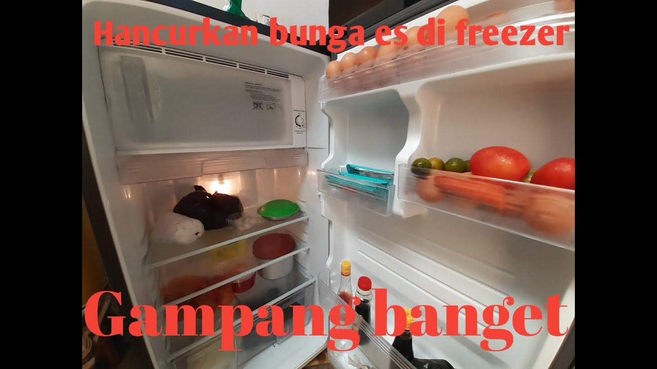 Cara aman menghancurkan bunga es yang ada didalam freezer kulkas - YouTube