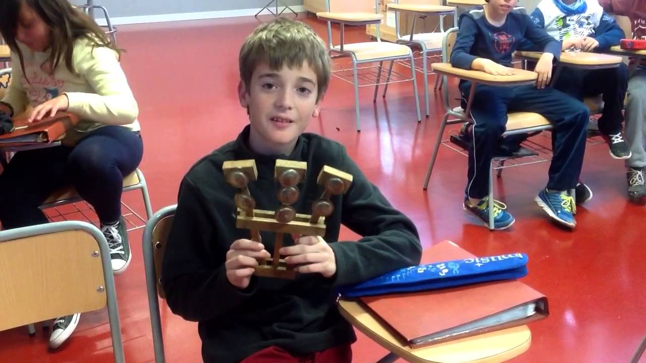 Mario amb unes sonalles molt curioses - YouTube