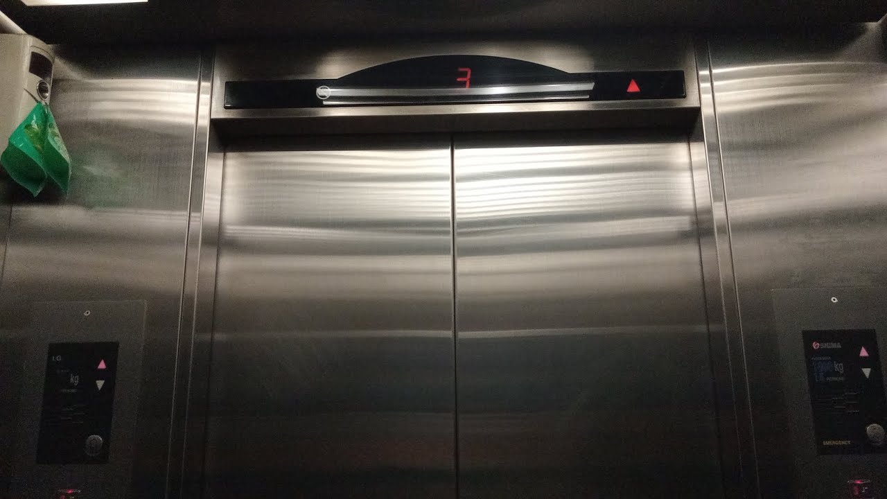 (One Elevator 2 Brand?) LG Sigma Elevator/ Lift at Inul Vizta Melawai ...