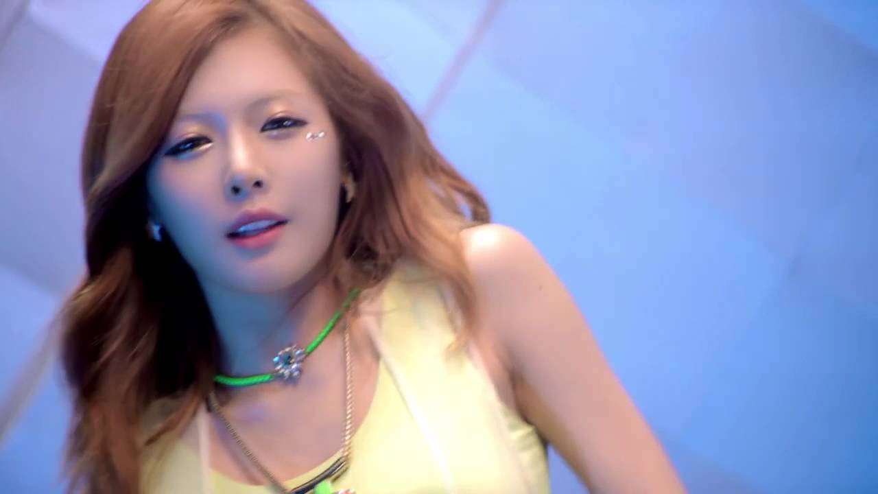 PSY ft HYUNA 오빤 딱 내 스타일 MV1 - YouTube