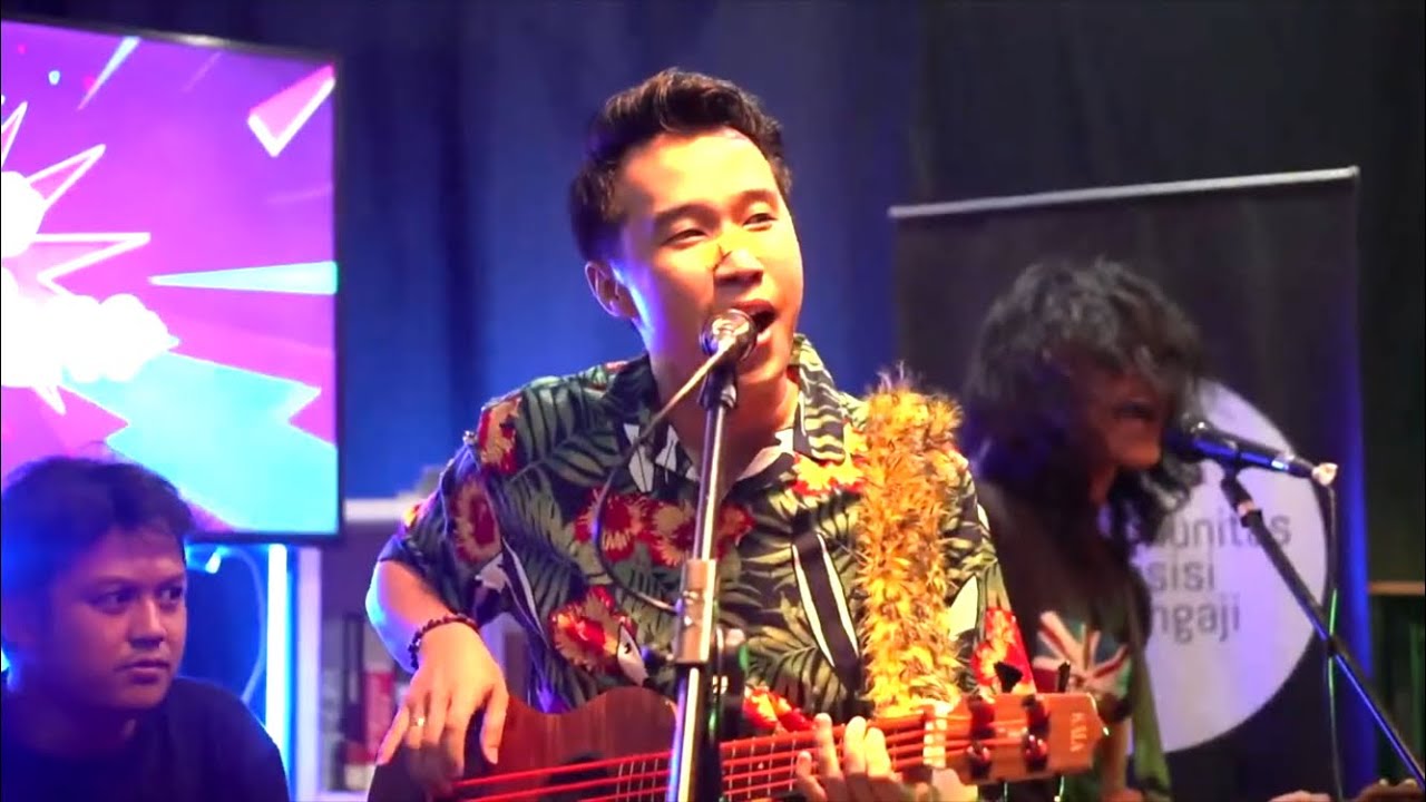UKEBA SQUAD - PERJALANAN JAUH, LIVE MUSIK PLENO - YouTube