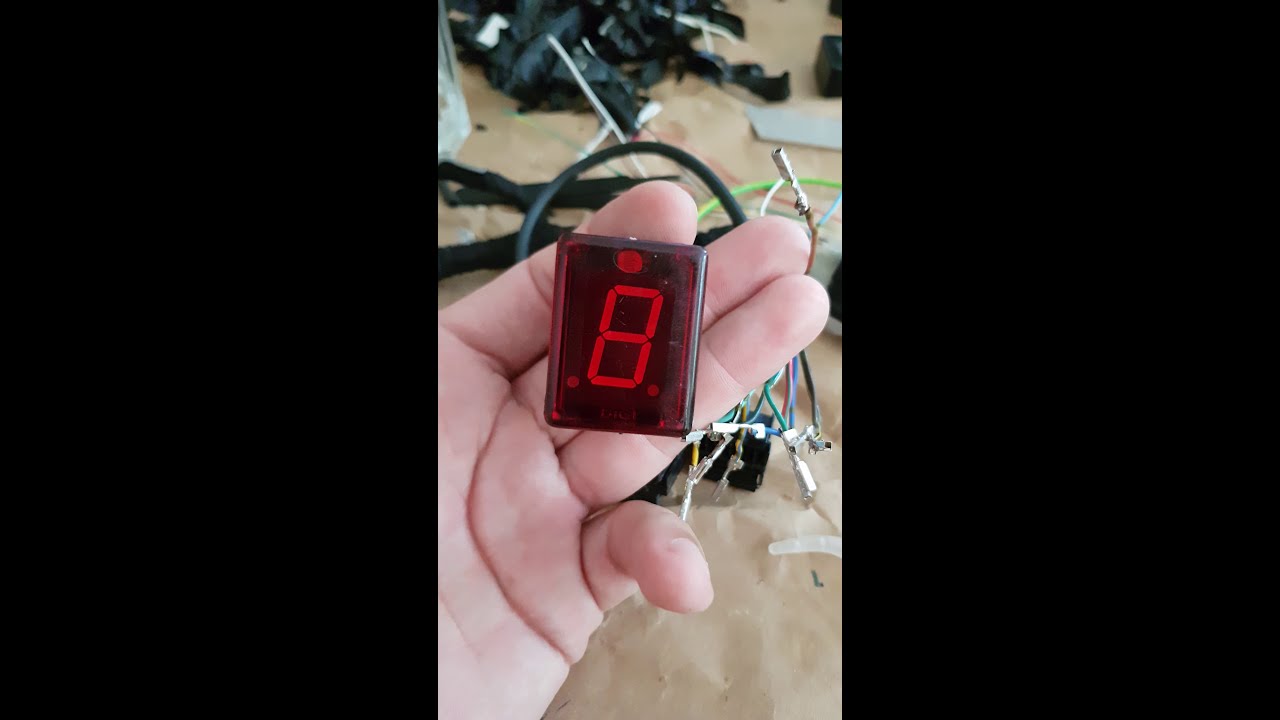 Yamaha R6 2004 - installing gear indicator. - YouTube