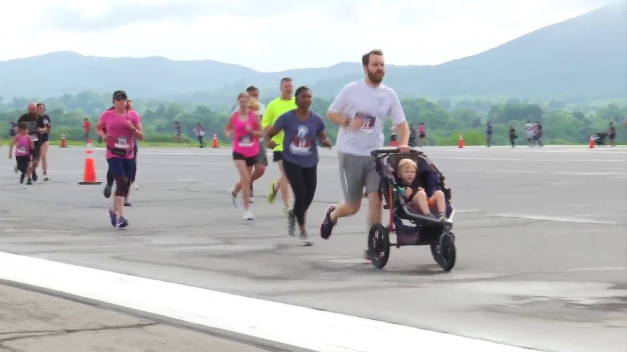 Hundreds run in 5K at Roanoke-Blacksburg Regional Airport - YouTube