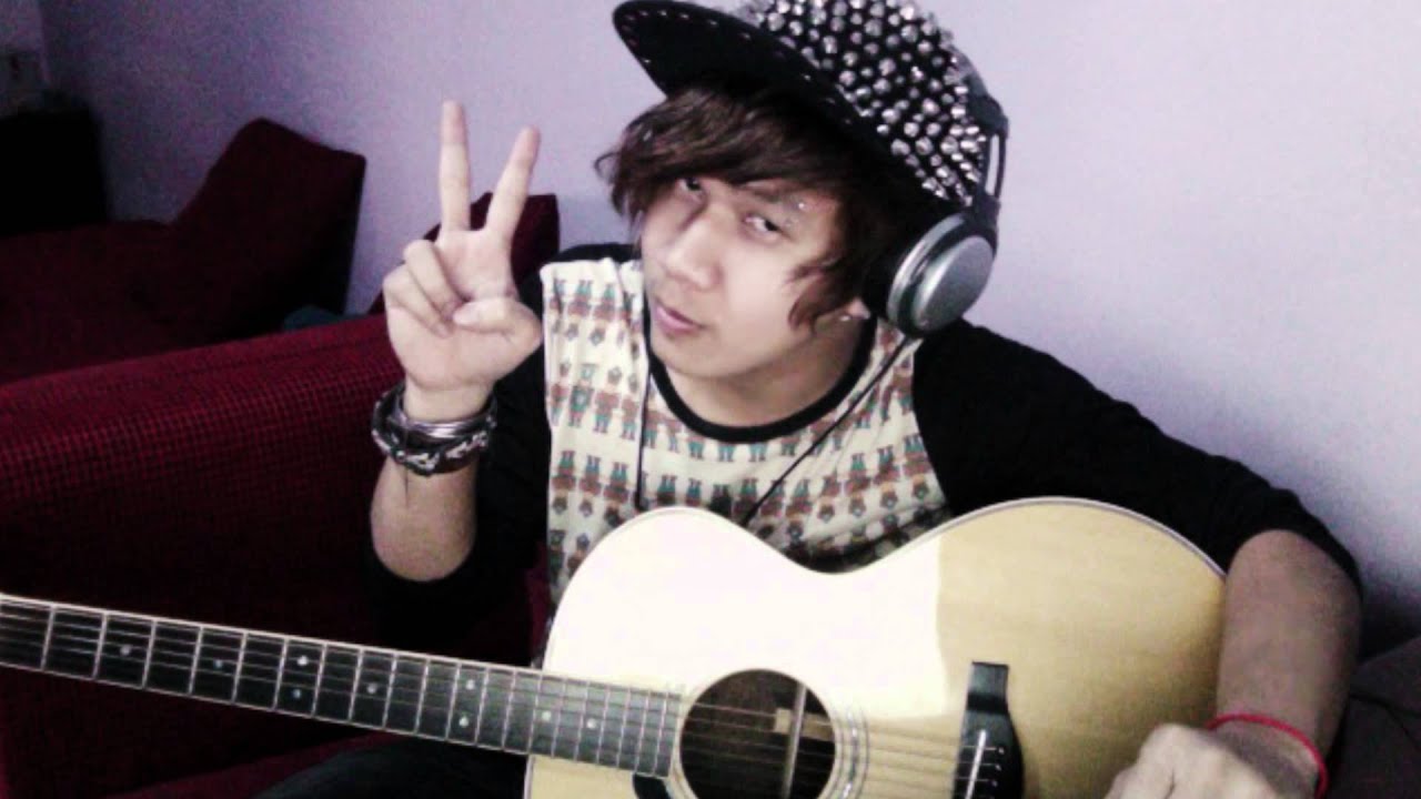 Noly Record - អូននេៅតែនឺកសង្សារចាស់ (Acoustic Cover) - YouTube