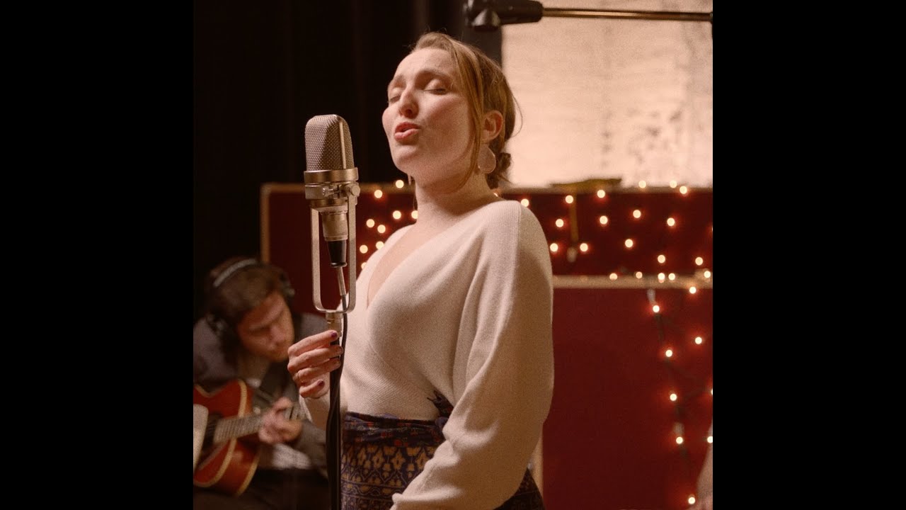 Chelsea Reed & The Fair Weather Band - No Moon At All (Official Video ...