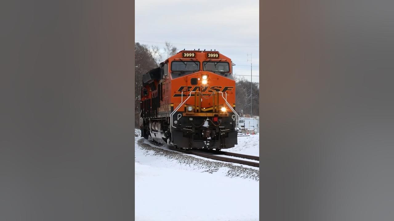 BNSF 3999, a Tier 4 GEVO, Leads a WB Off Double Track to Take the Lift Bridge #bnsf - YouTube