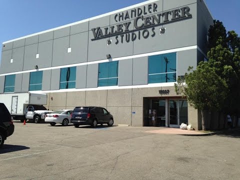 A Visit to the Set of NBC's THE OFFICE Television Show - YouTube