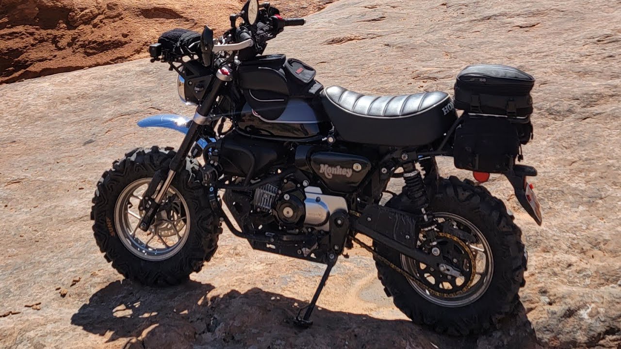 Honda monkey 125 taking on hell's revenge staircase in Moab Utah (April ...