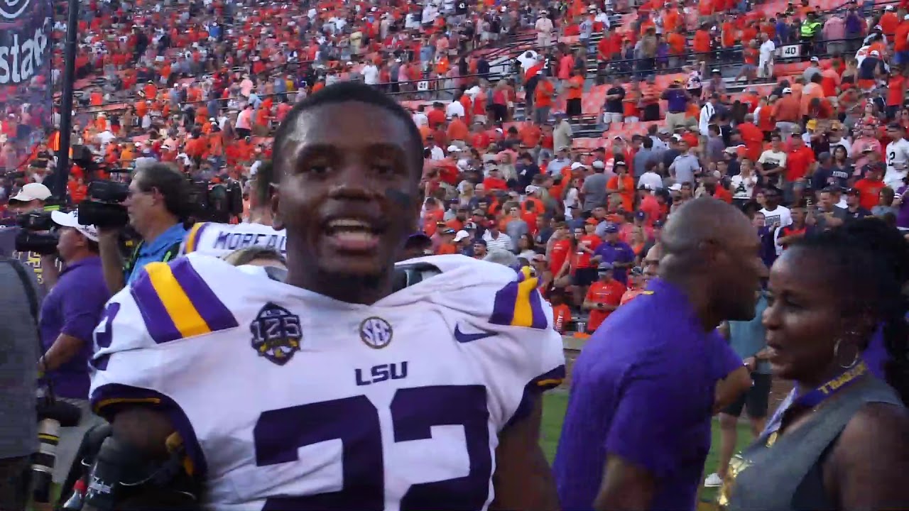 Watch LSU celebrate wild win over Auburn - YouTube