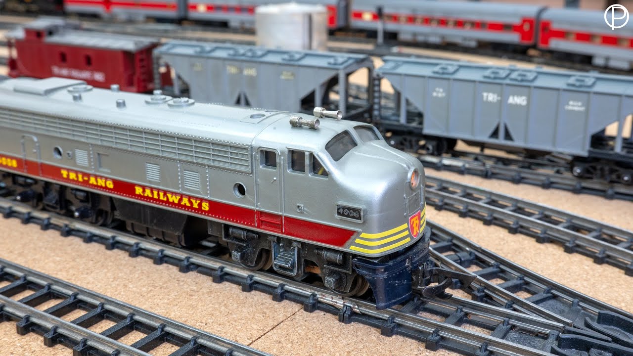 Tri-ang Railways R.55 Single Ended Diesel With Cement Wagons - YouTube