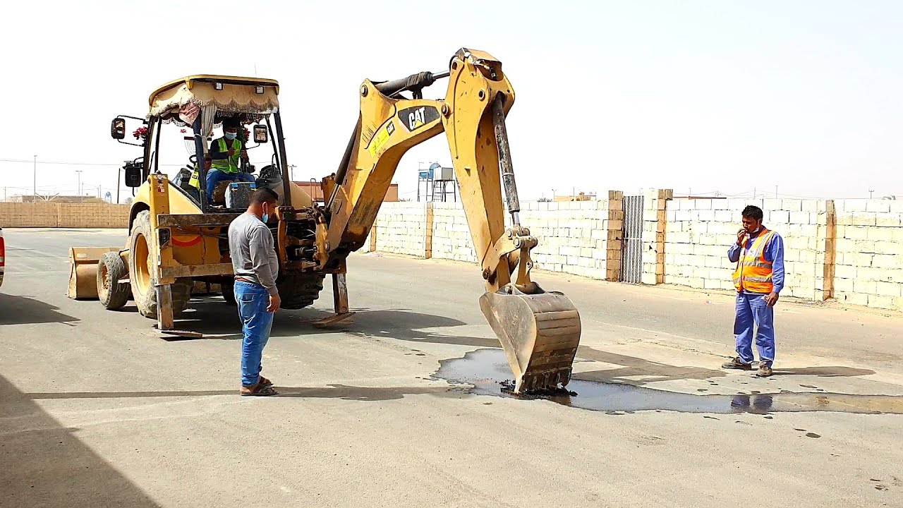 Jcb Backhoe Amazing Working Cutting Bituminous concrete Road | Cat 422F ...