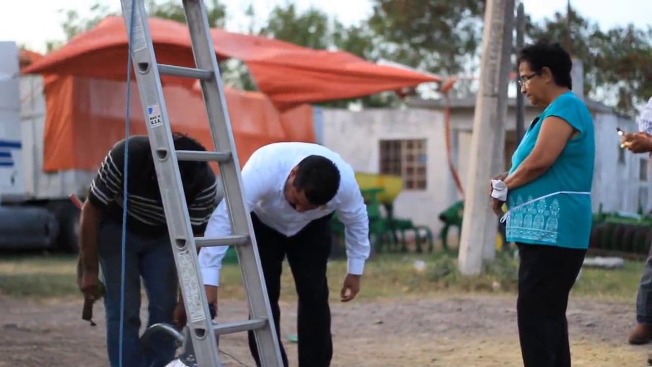 Instalación de lámparas en Poblado Anahuac, Valle Hermoso 2016 - YouTube
