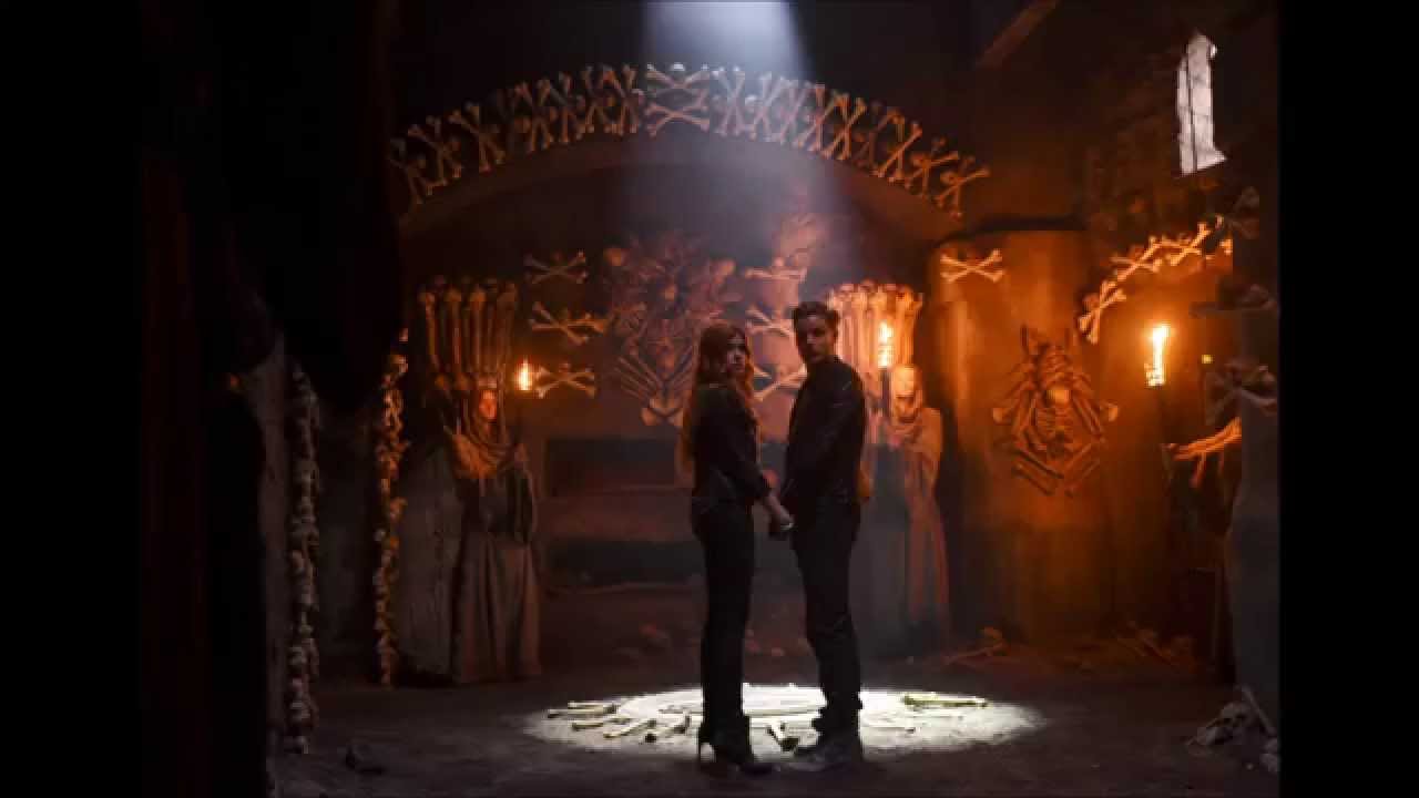 Shadowhunters S01E01 The Mortal Cup Promotional Photos - YouTube