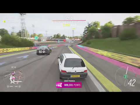 tyring to drift a clio on forza horizon 4