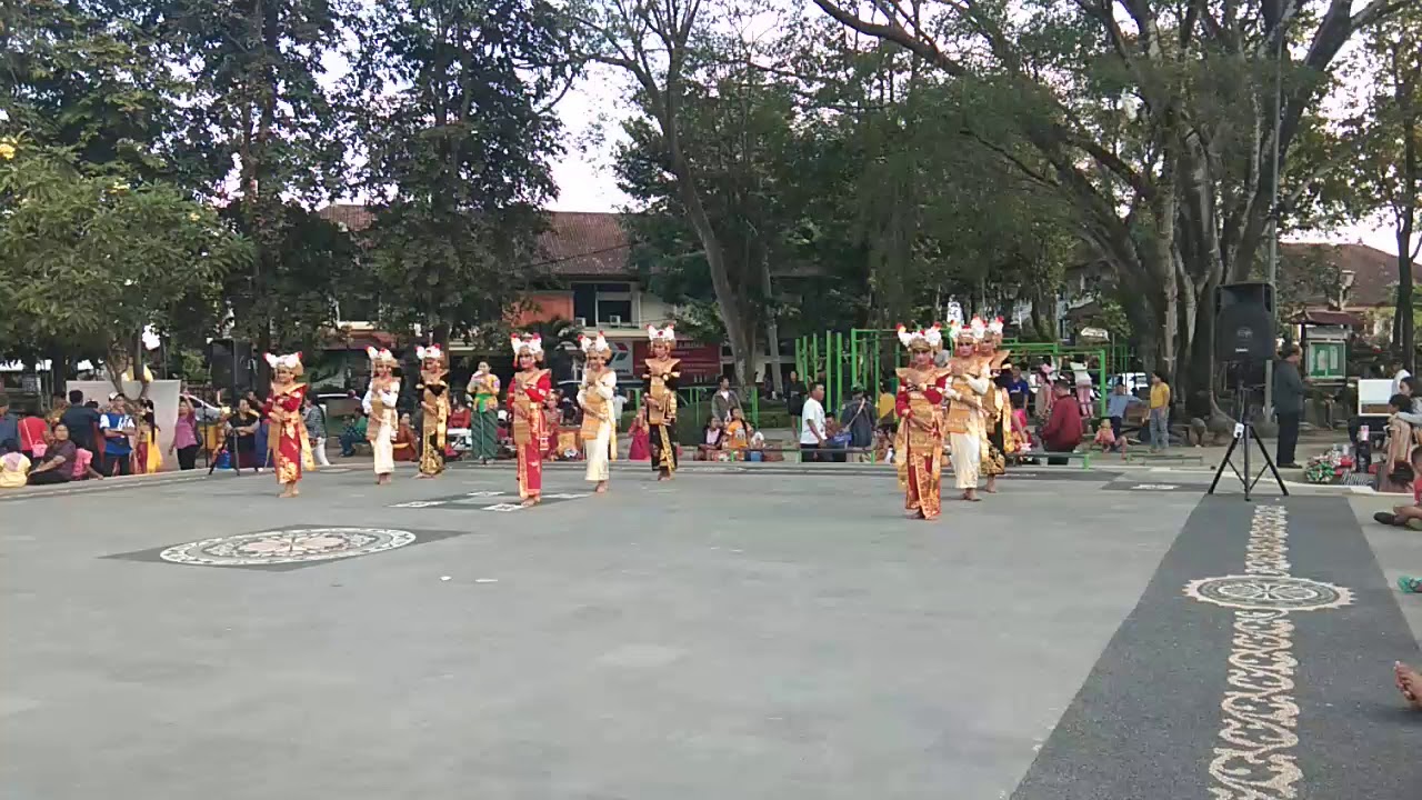 Tari Legong Trisakti - YouTube