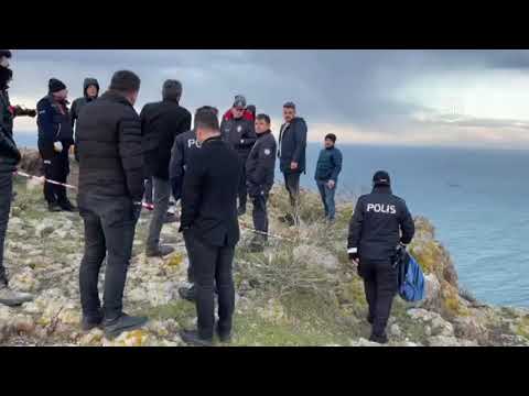 Sinop’ta deniz kenarında uçurumda kadın cesedi bulundu.
