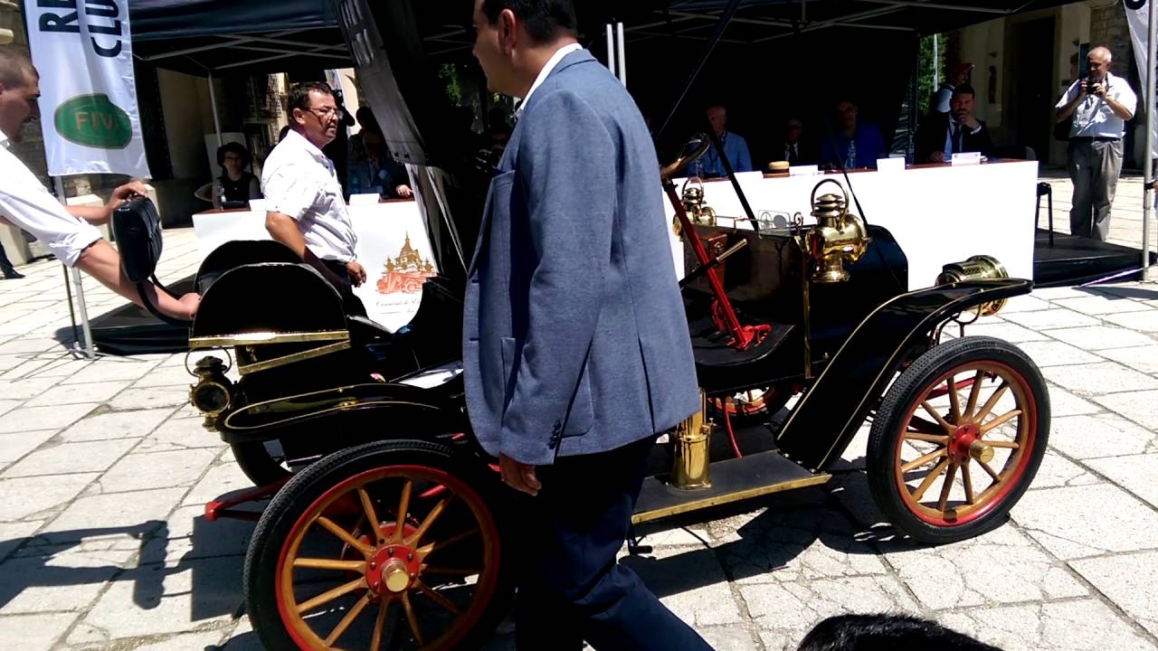 How to start a 1907 REO Runabout car - YouTube