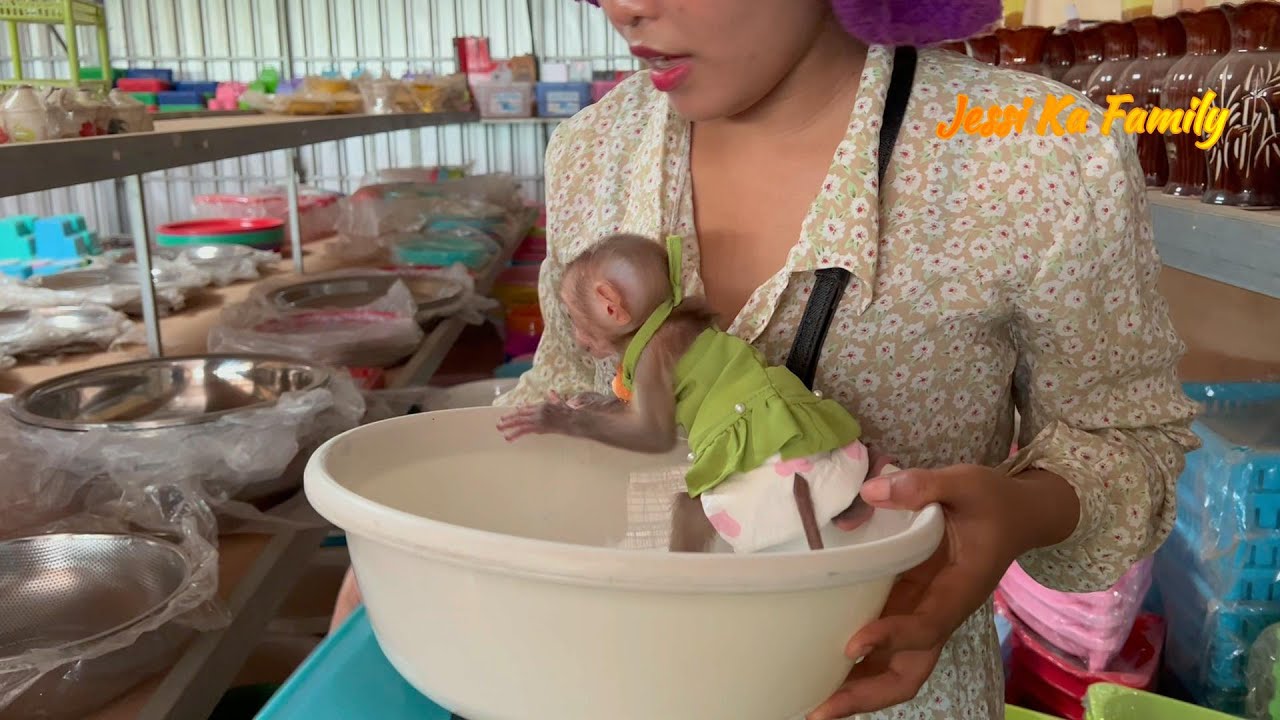 Mom Bring JESSI KA To Shopping For Fitting To Buy New Katon - YouTube