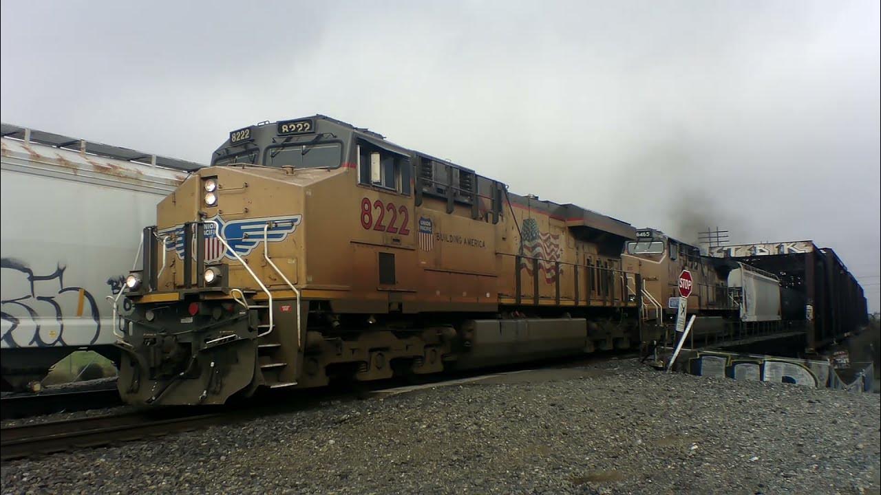 UP #8222 Leads A Manifest Through Elvas Junction - YouTube
