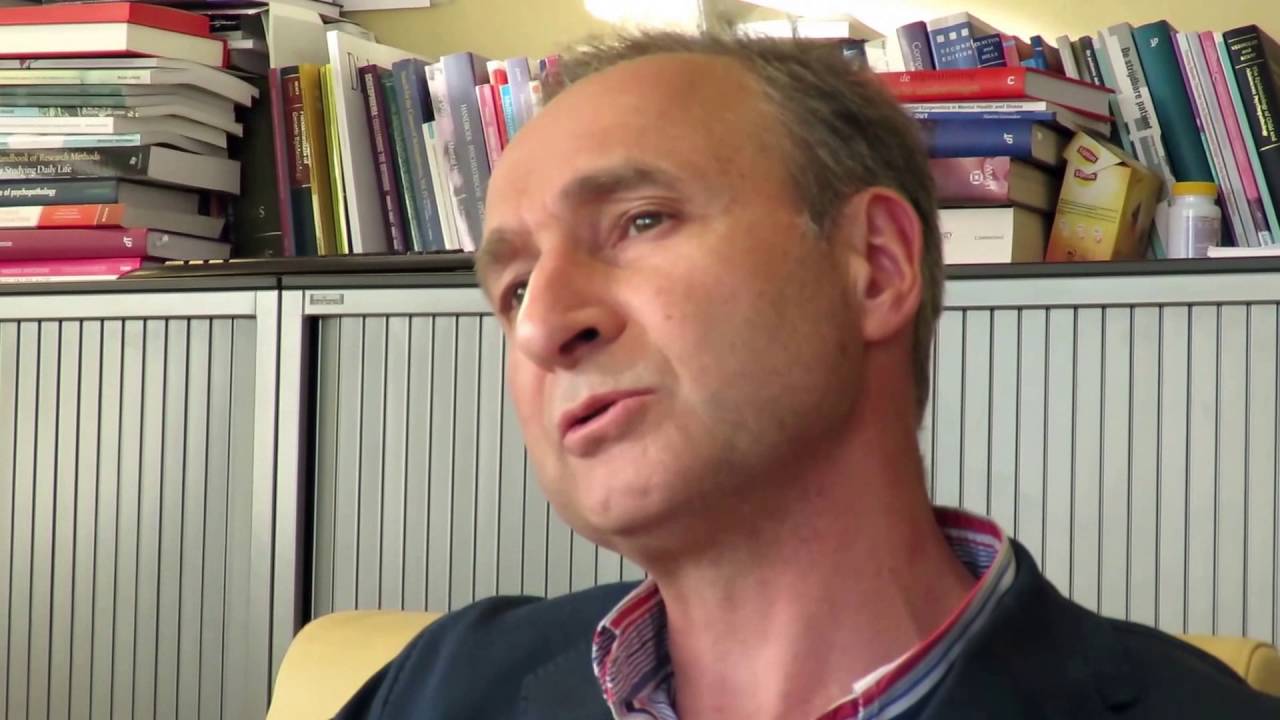 Interview met Jim van Os over oude en nieuwe psychiatrie - YouTube