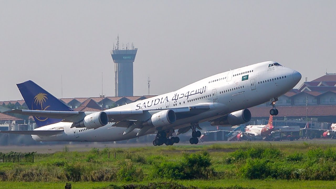 30 MENIT Video Pesawat Landing Takeoff Di Soekarno Hatta Jakarta ...