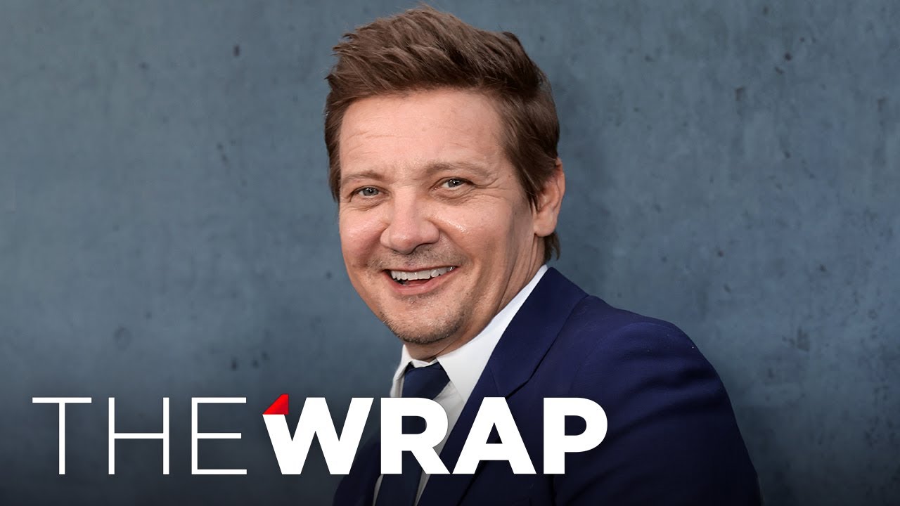 Jeremy Renner Interview on Red Carpet for 'Rennervations' - YouTube