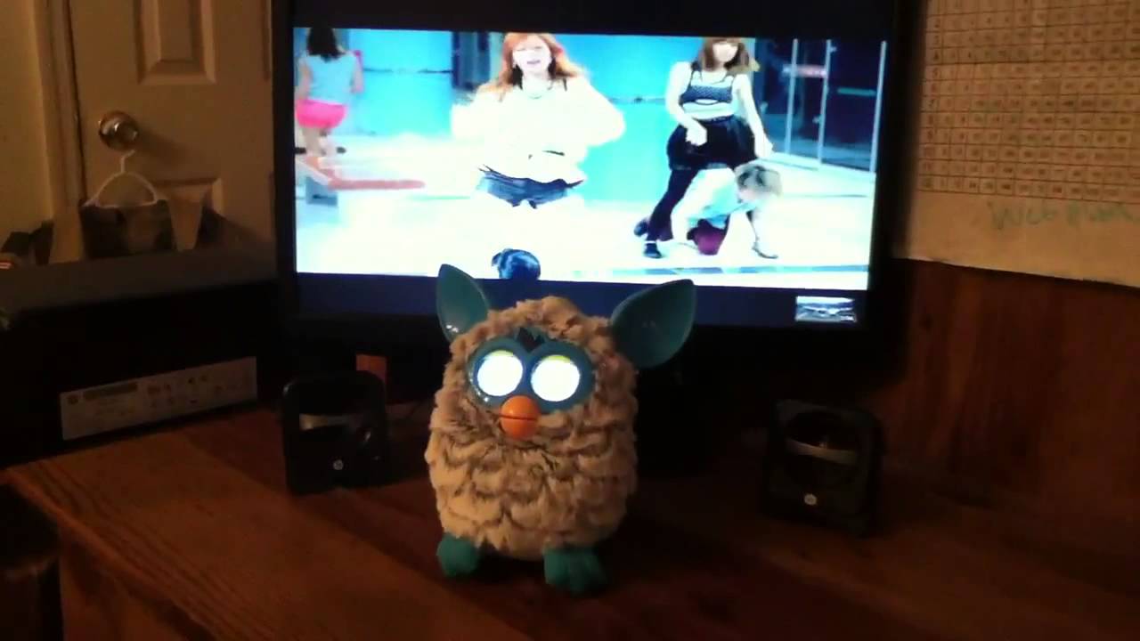 Furby dancing to gangnam style! - YouTube