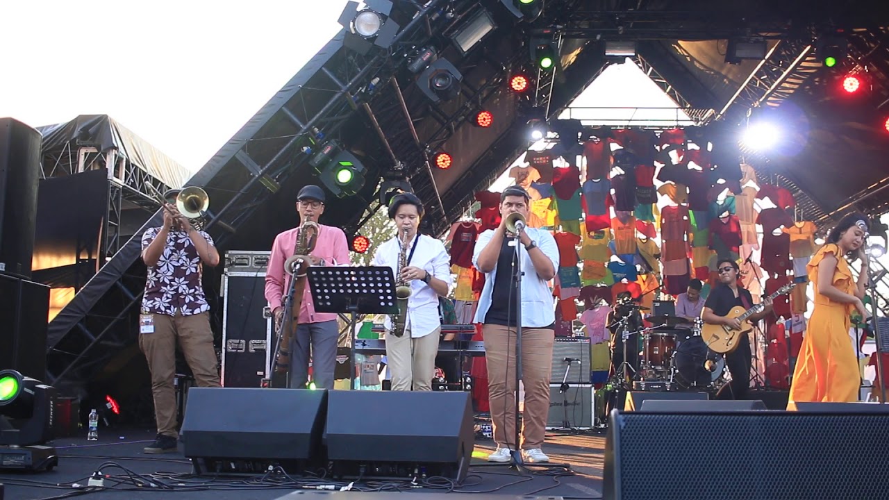 Skastra - Cepat-Cepat - Live @Synchronizefest 2019 - YouTube