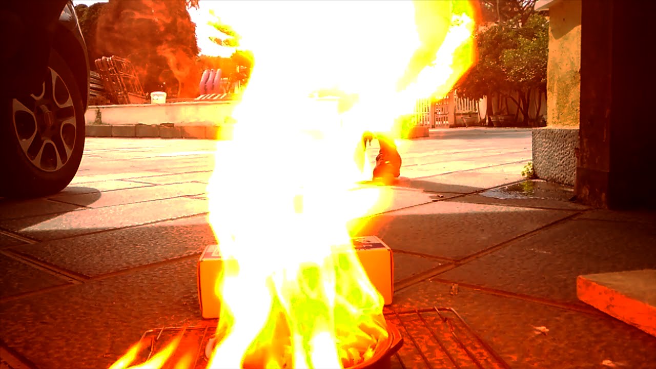 NITROCELLULOSA: ESPLOSIONE & SINTESI! - YouTube