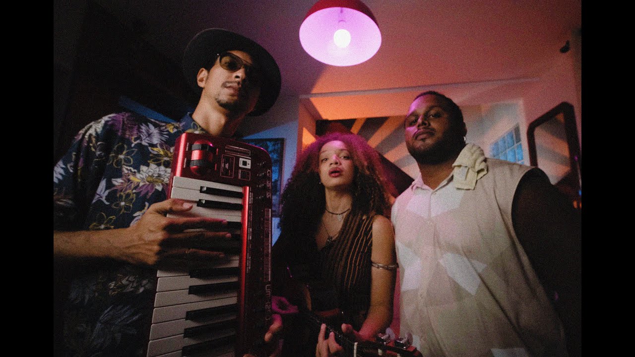 XAUIM - Samba Sample - YouTube