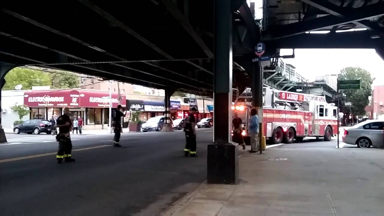 FDNY Ladder 41 And Ladder 32 Leaving The Scene Of A 2 Alarm Fire In The ...