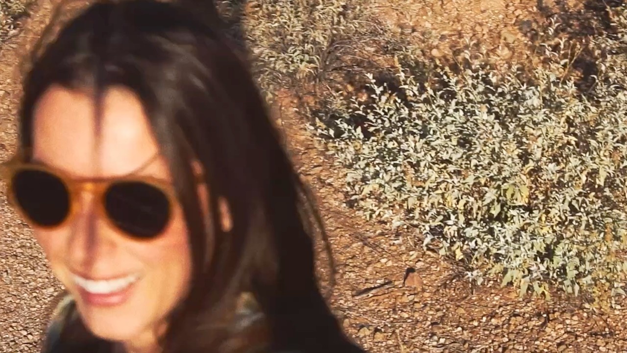 Sarah Summer - Growing Pains (OFFICIAL VIDEO) - YouTube