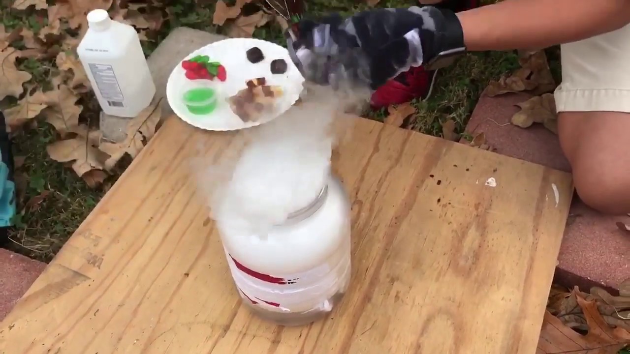 FREEZING THINGS WITH DRY ICE - YouTube