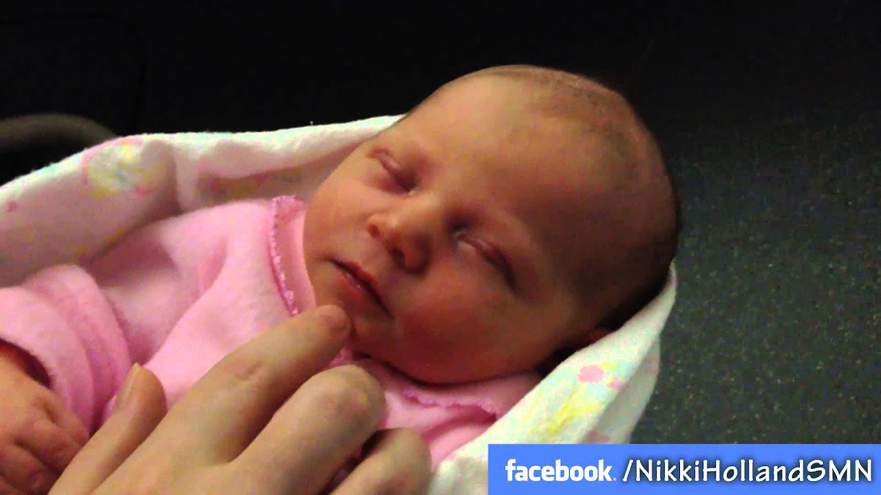 Newborn baby Miah Joyce with Nikki Holland in hospital just hours/days ...